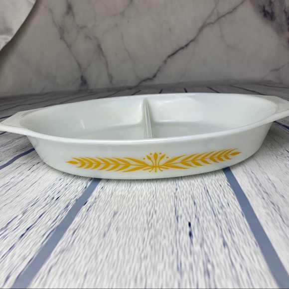 Pyrex | Kitchen | Pyrex Royal Wheat Divided Casserole Dish | Poshmark